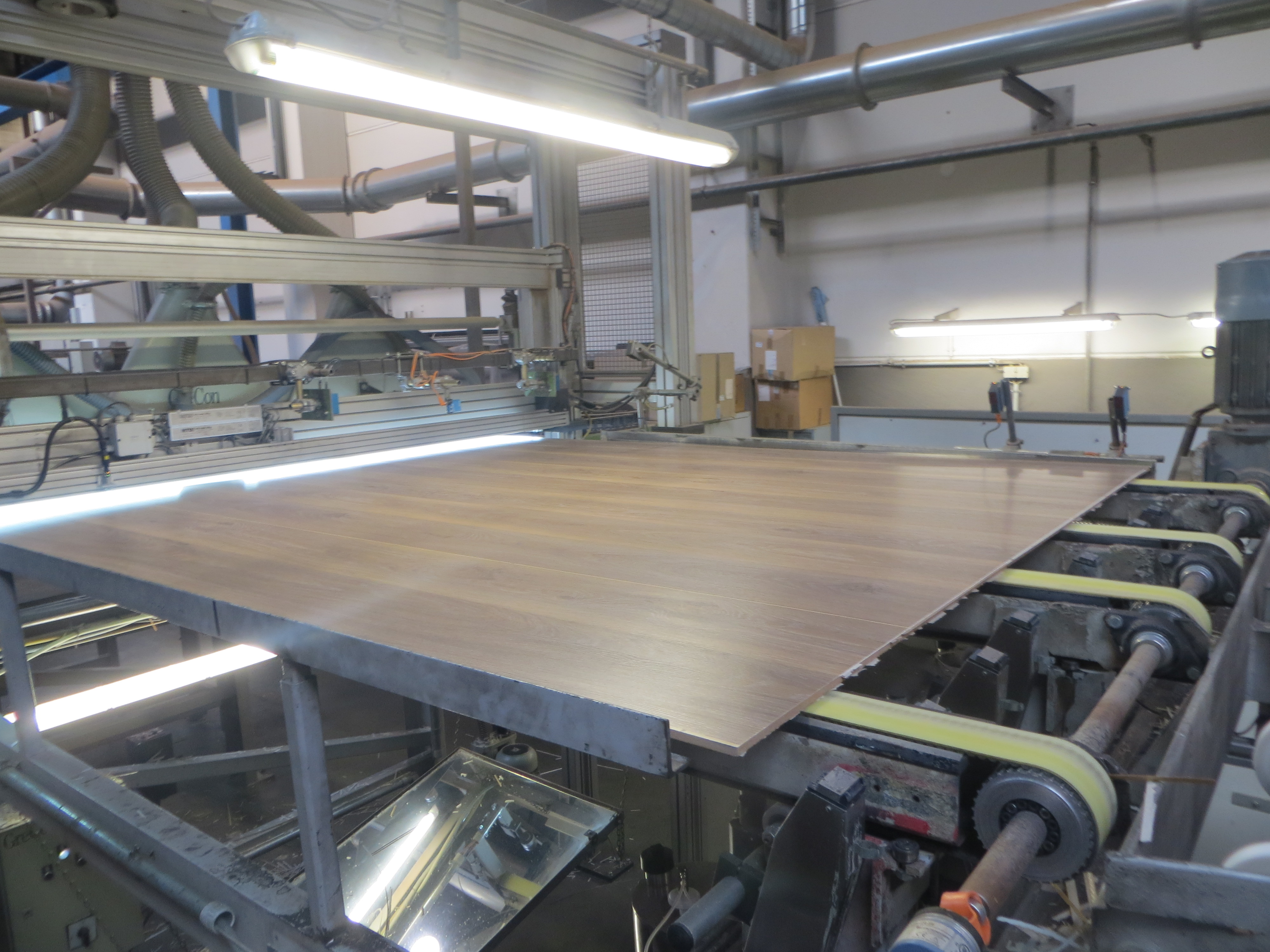 Länge von Holz- und Spanplatten nachmessen - ELOVIS